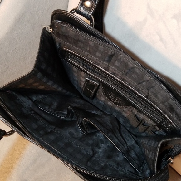 MC Handbags | Bags | Mchandbags Black Leather Like New Shoulder Bag ...